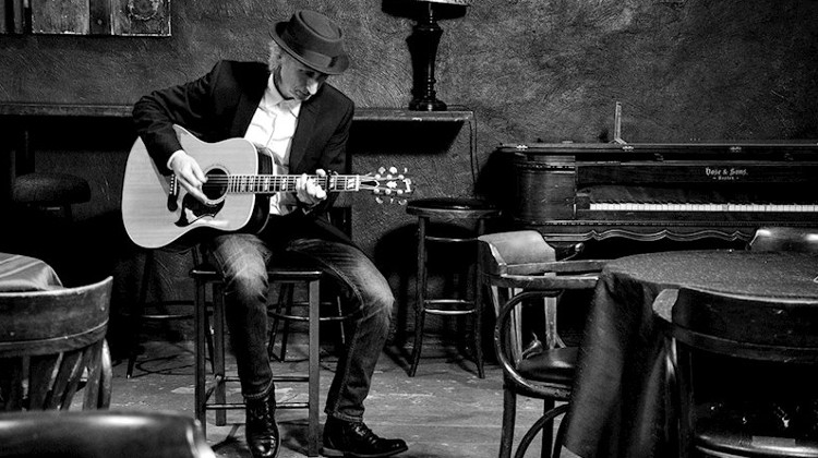 Geoff Gibbons - Keep On Driving: Single Review - Vinyl Chapters