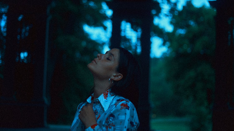 Léon: Apart - Album Review - Vinyl Chapters